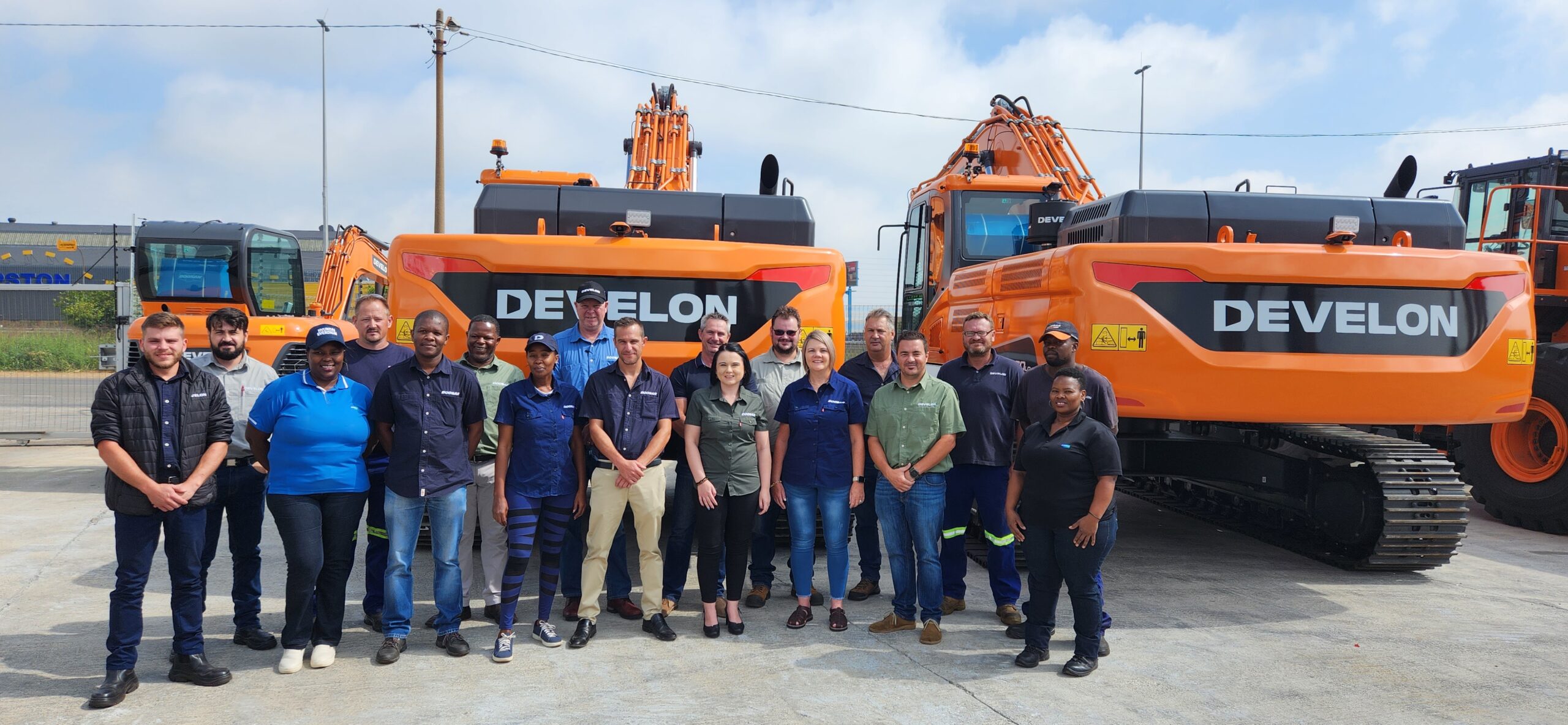 Develon Earthmoving Equipment - Develon, Tonly, Everdigm - Develon